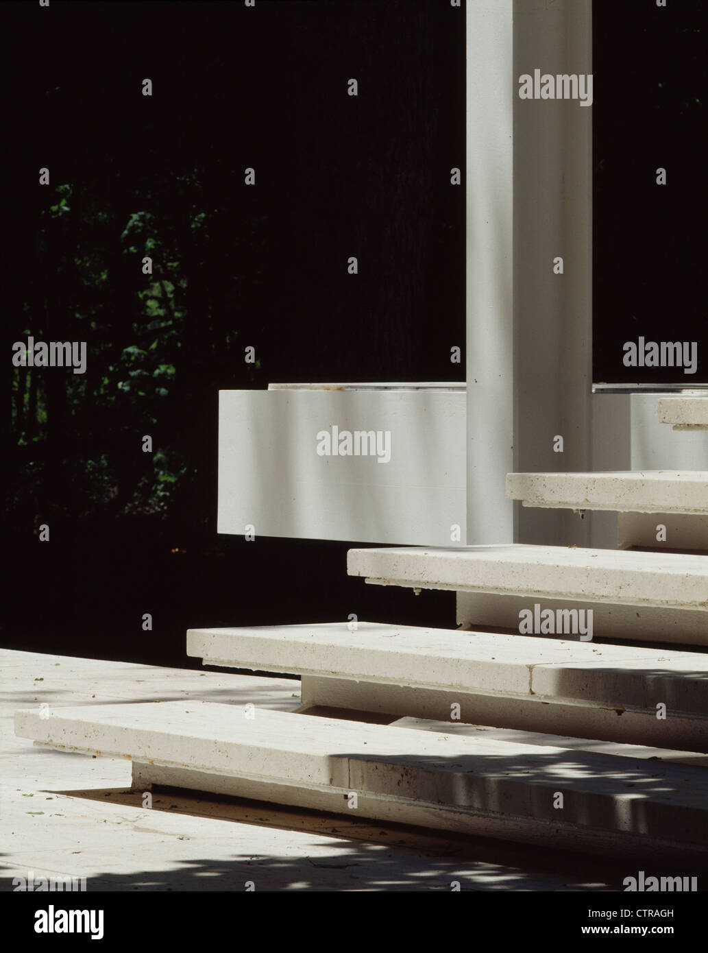 Ludwig mies van der rohe farnsworth hi-res stock photography and images ...