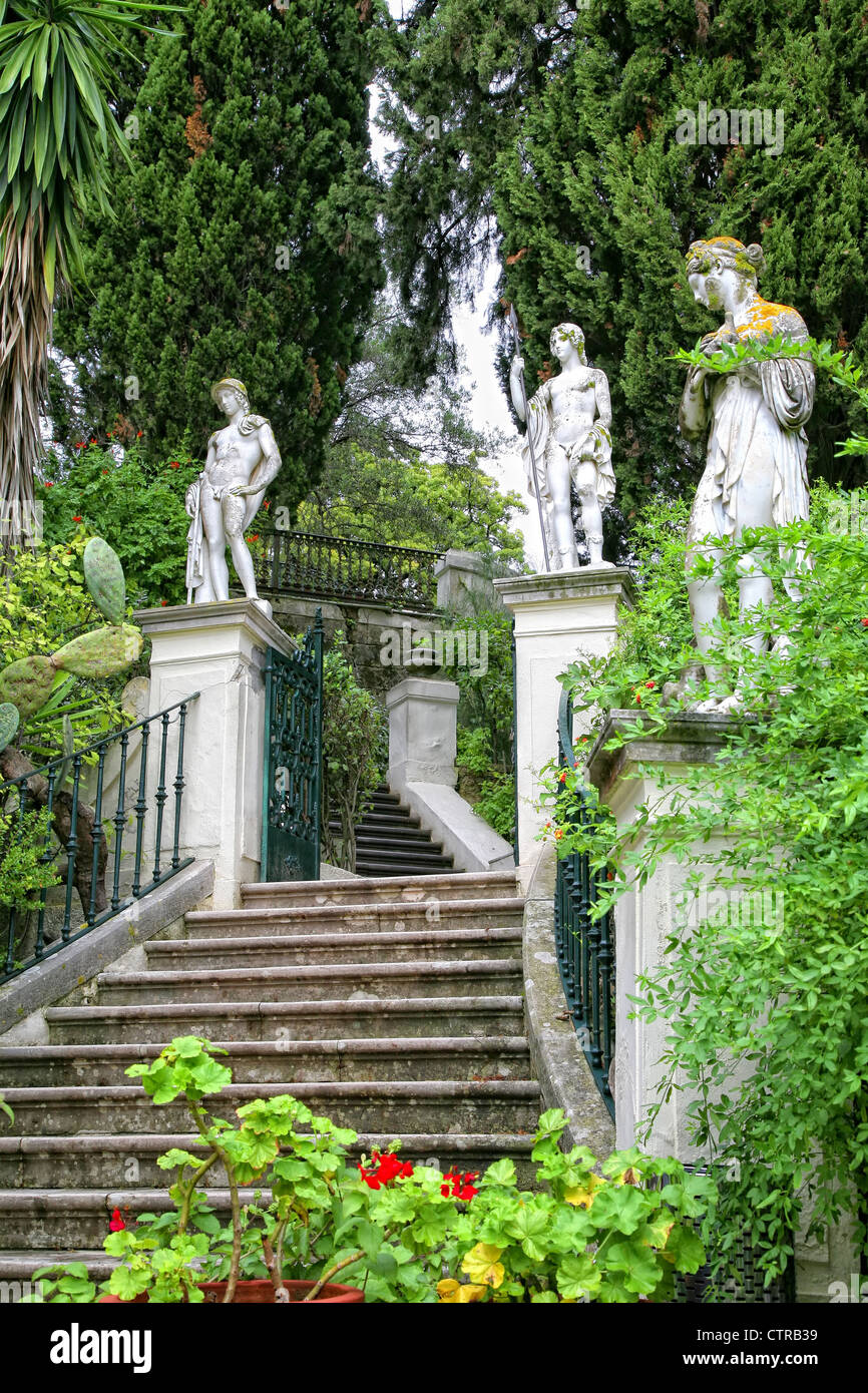 Art inspired classical female hi-res stock photography and images - Alamy