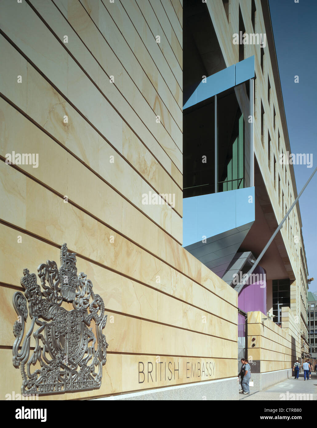 British embassy exterior view building hi-res stock photography and ...