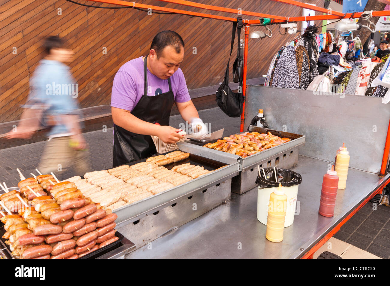 Finger food foods stall stalls hi-res stock photography and images - Alamy