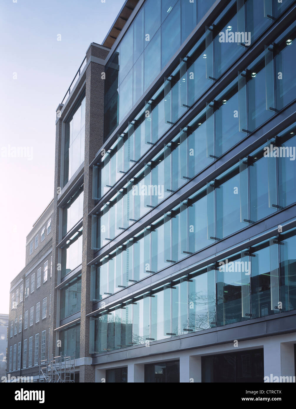 birkbeck college library and extension glazed library facade Stock ...