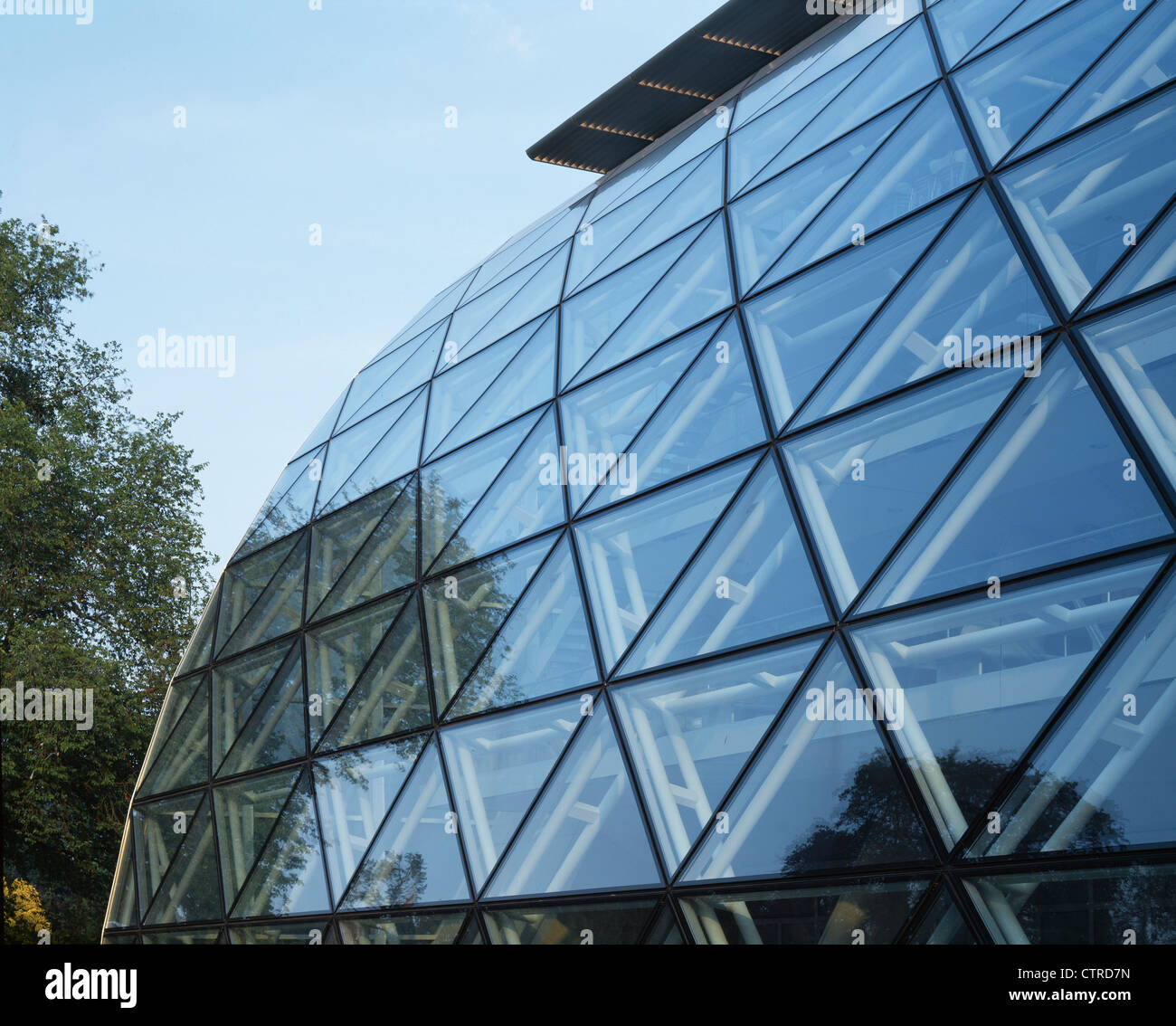faculty of law university of cambridge curved glazing Stock Photo - Alamy