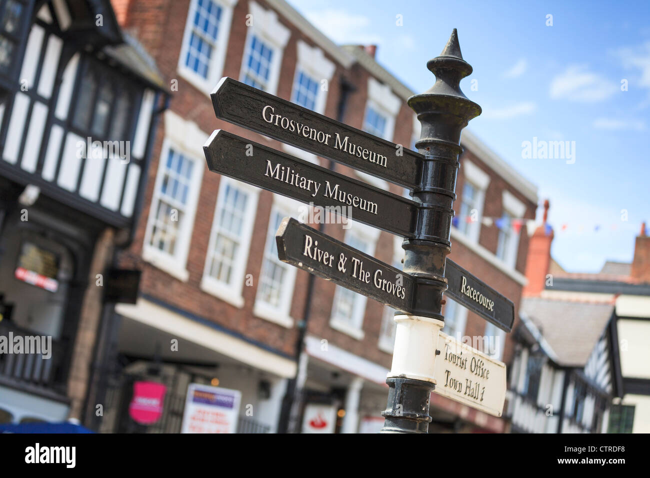 U k attractions hi-res stock photography and images - Alamy