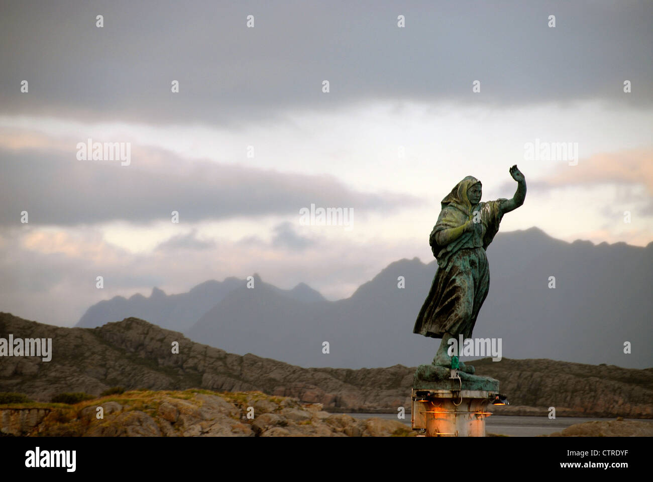 Fish wife statue hi-res stock photography and images - Alamy