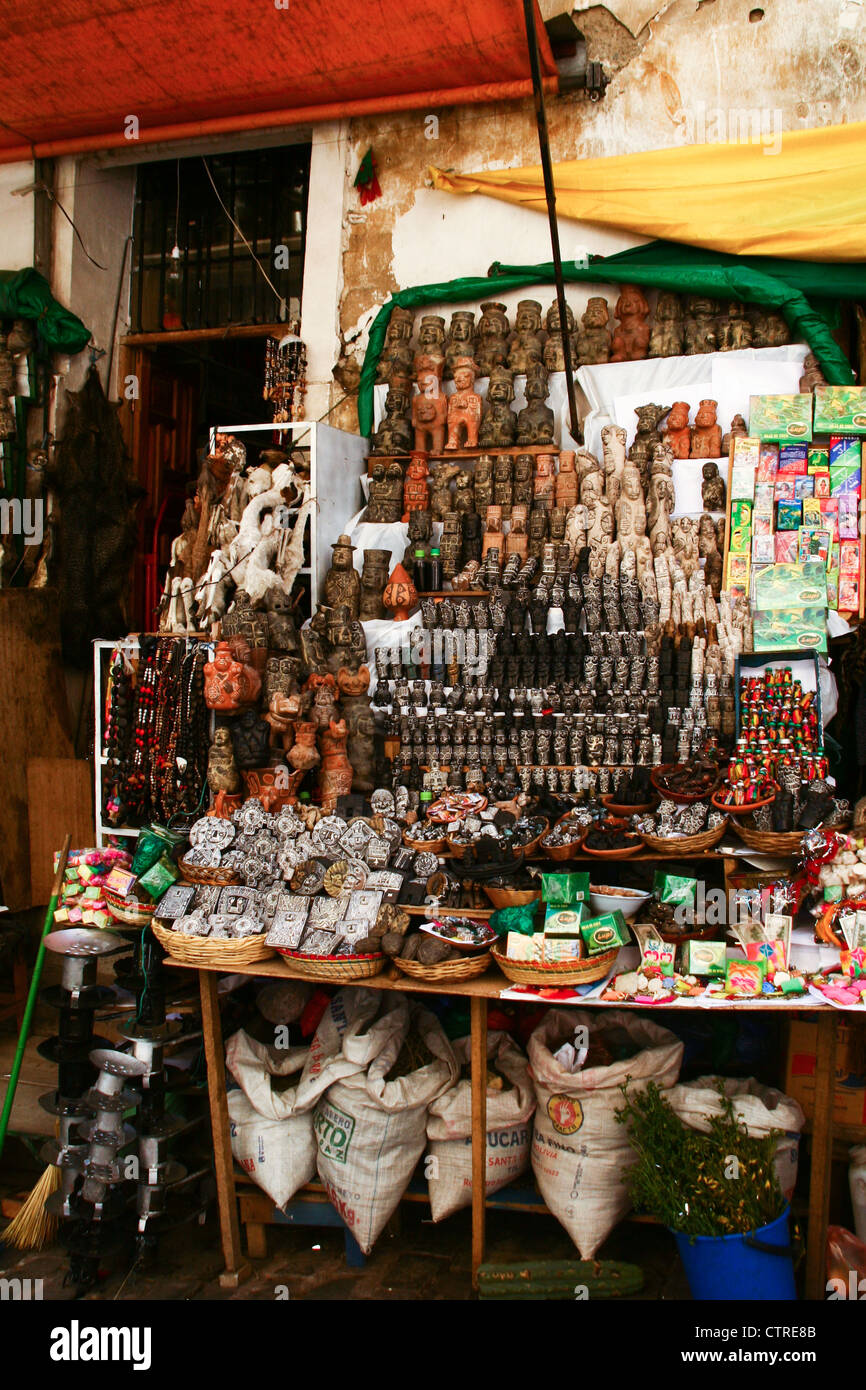 Mercado de Brujas - Witches Market, La Paz, Bolivia Stock Photo - Alamy