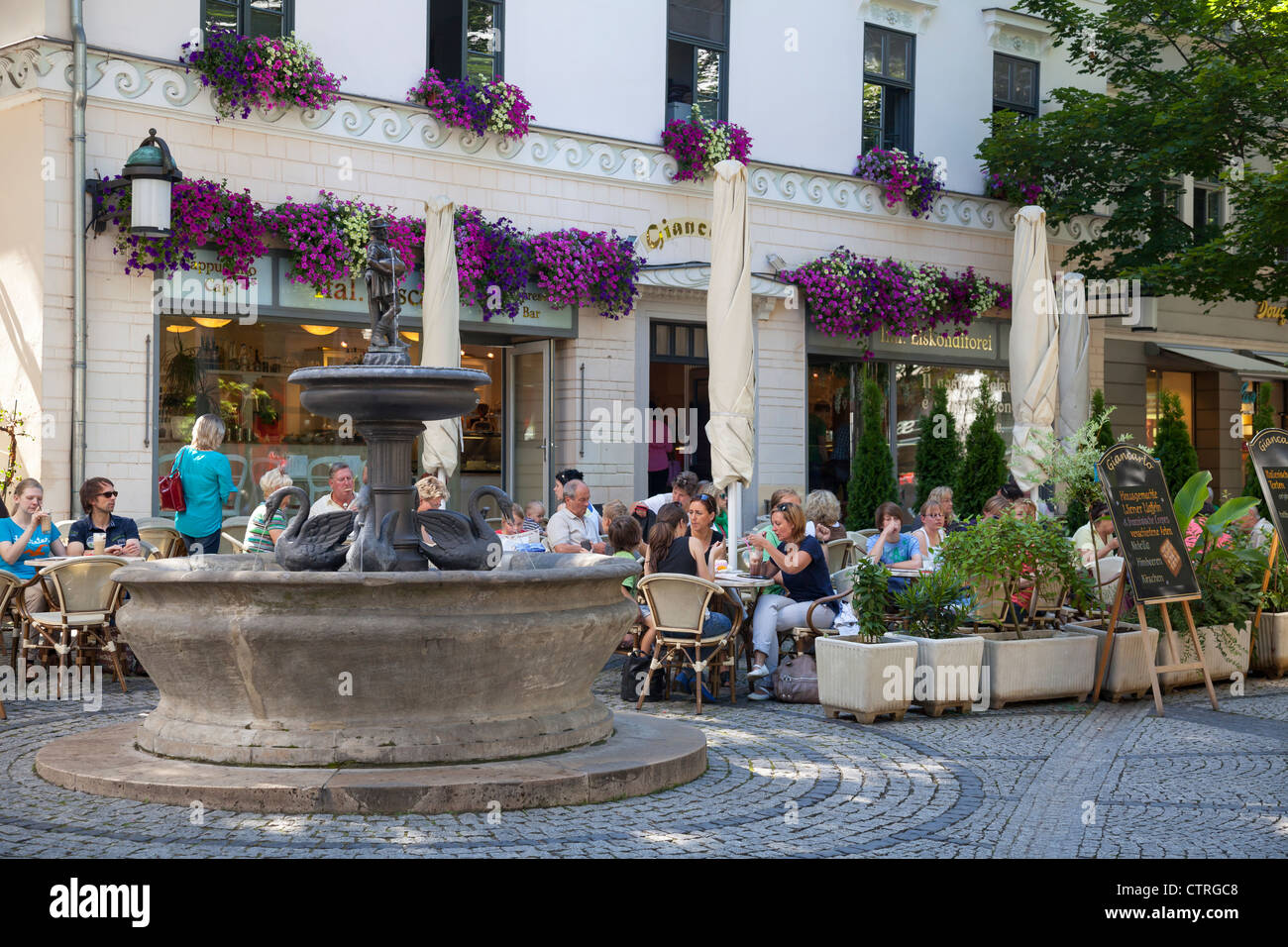 Cafe and Fountain, Weimar, Thuringia, Germany Stock Photo - Alamy