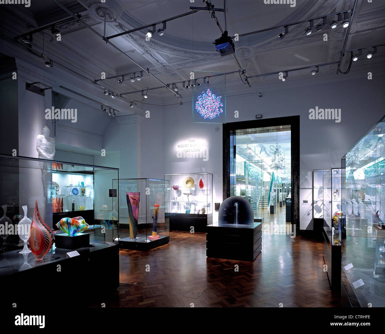 Glass gallery interior hi-res stock photography and images - Alamy