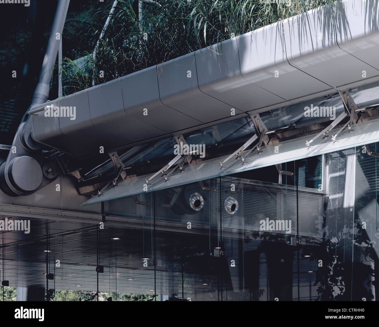 lloyds tsb hq atrium roof detail Stock Photo - Alamy