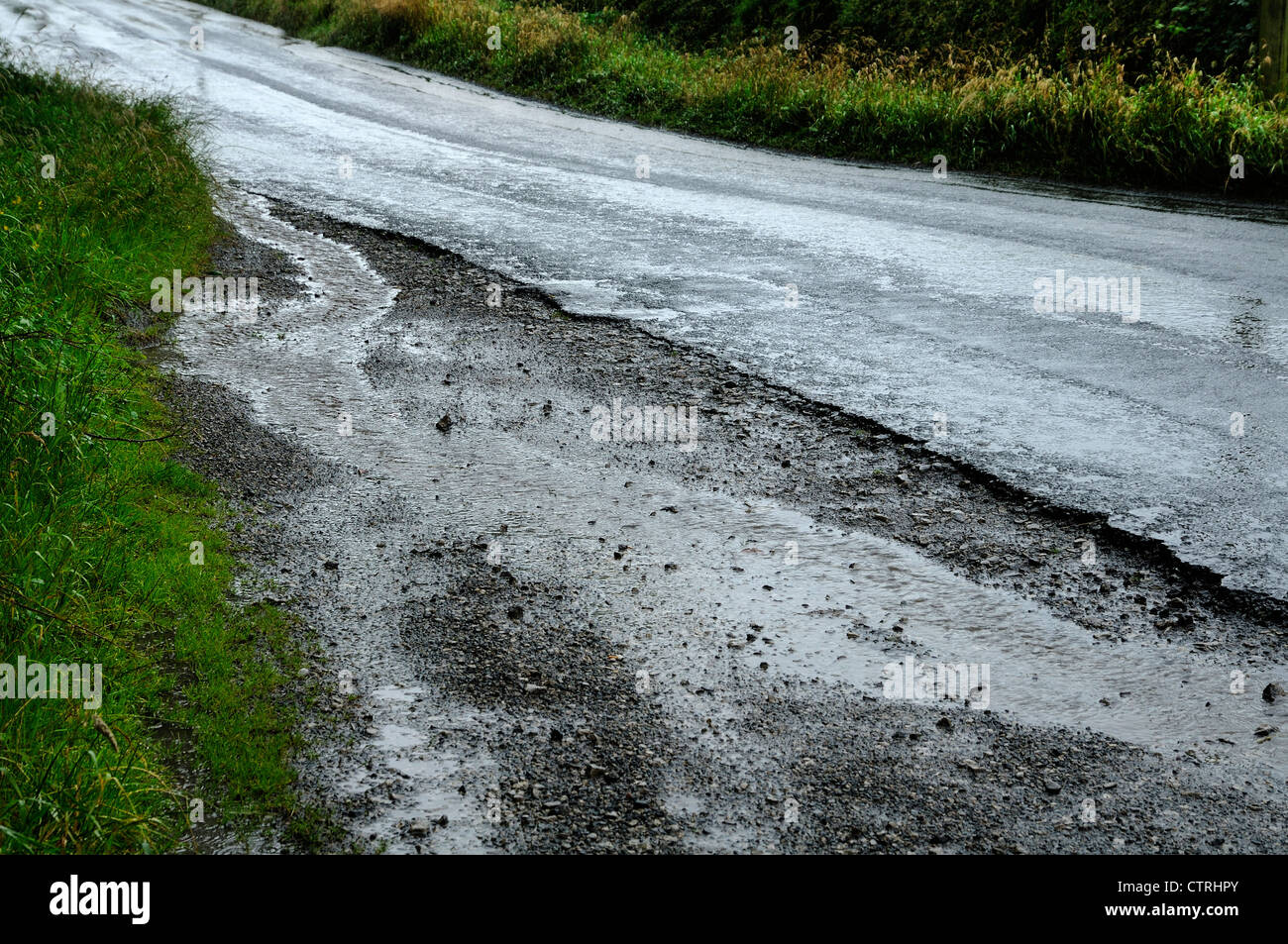 Country lane with passing place hi-res stock photography and images - Alamy