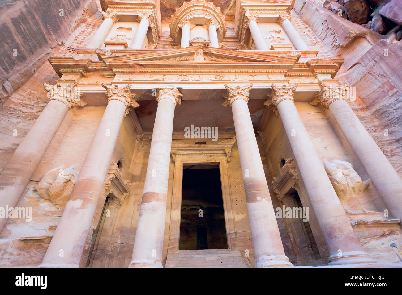 facade of The Treasury Monument in antique city Petra, Jordan Stock ...