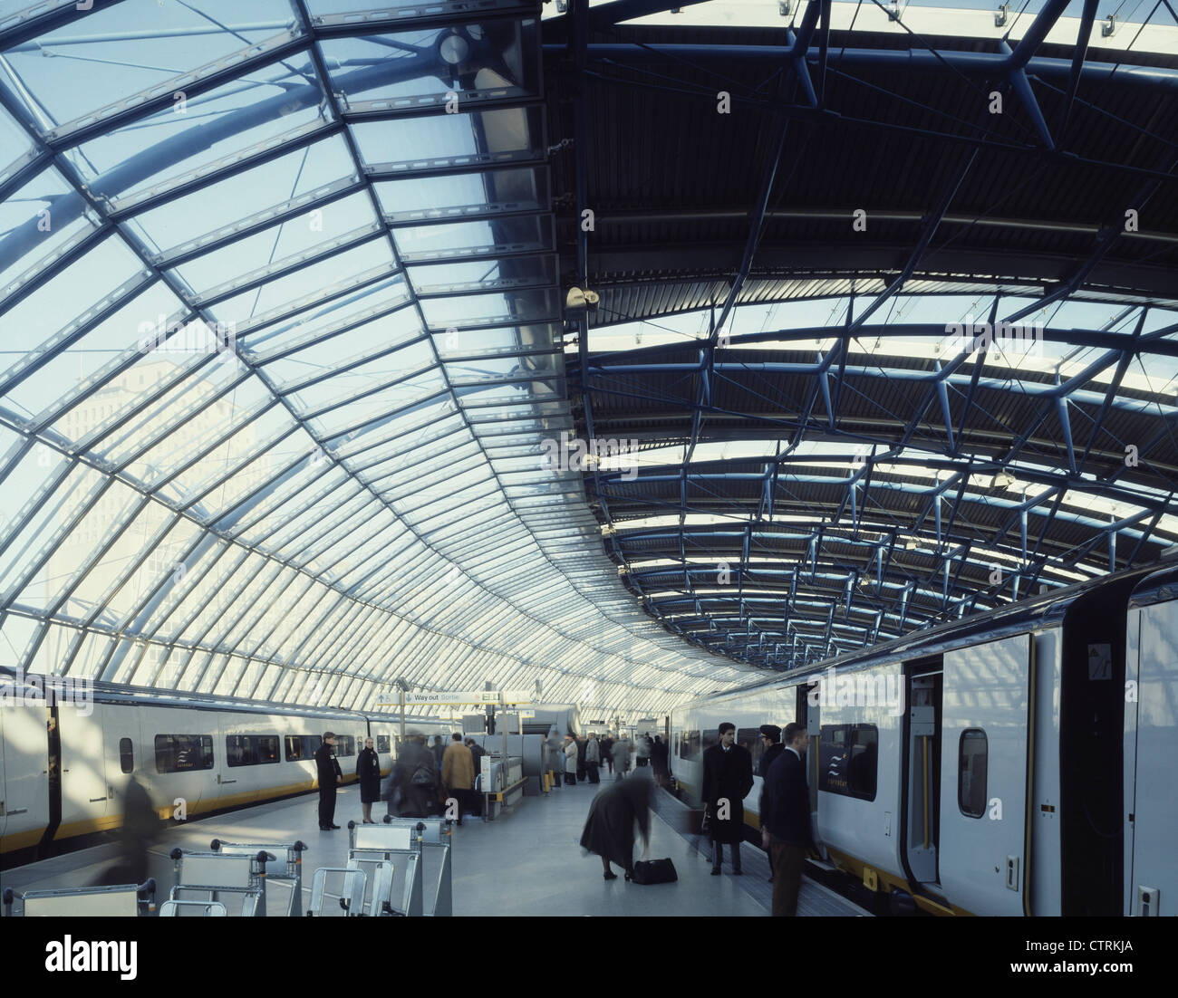 London waterloo interior hi-res stock photography and images - Alamy