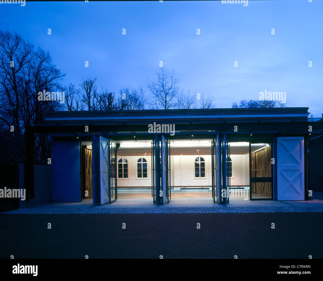 Open house gallery hi-res stock photography and images - Alamy