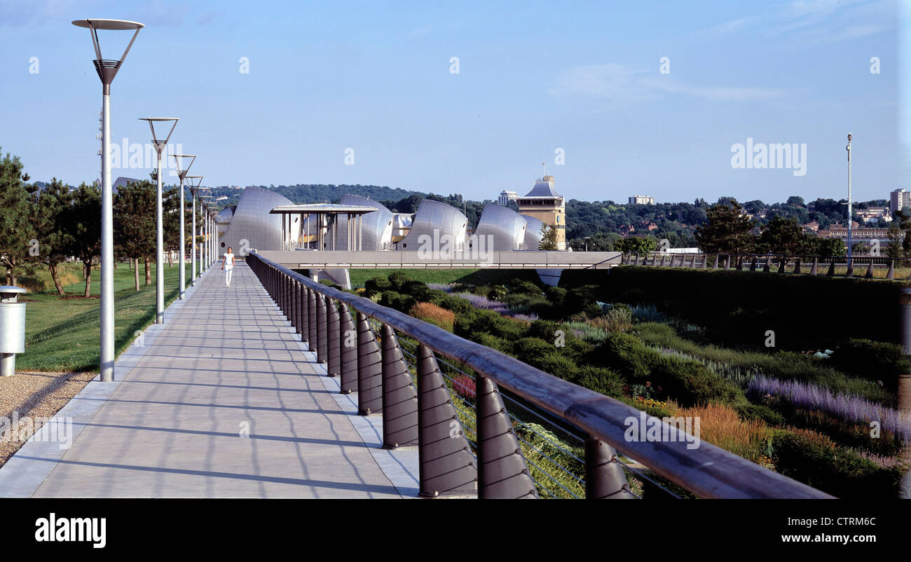 Park overall hi-res stock photography and images - Alamy