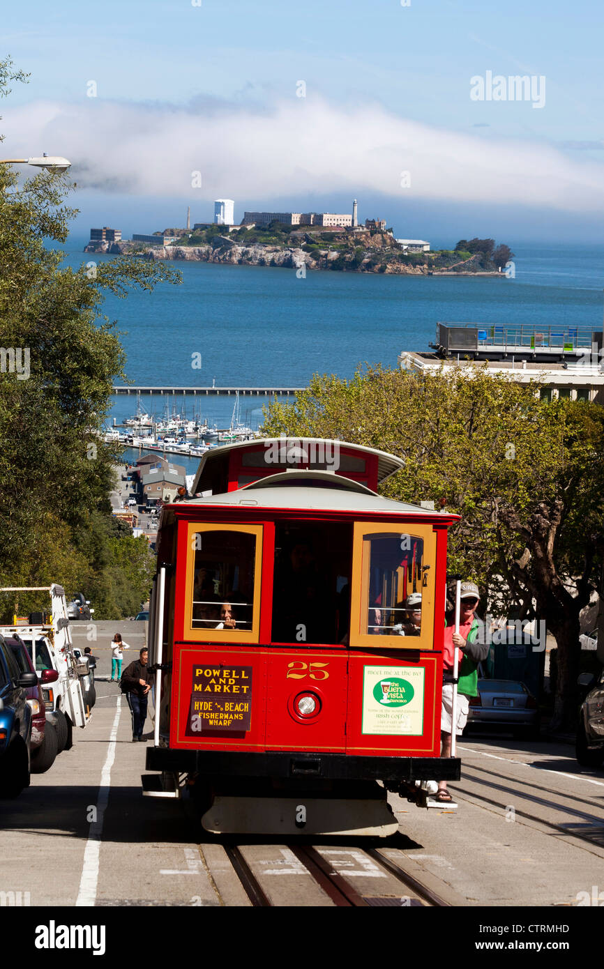 San francisco cable car alcatraz hi-res stock photography and images ...