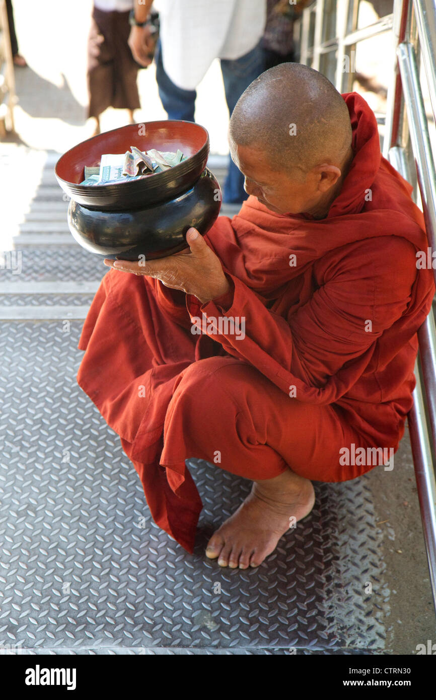 Buddhist monk with alms bowl in (Rangoon) Yangon, (Burma) Myanmar Stock ...