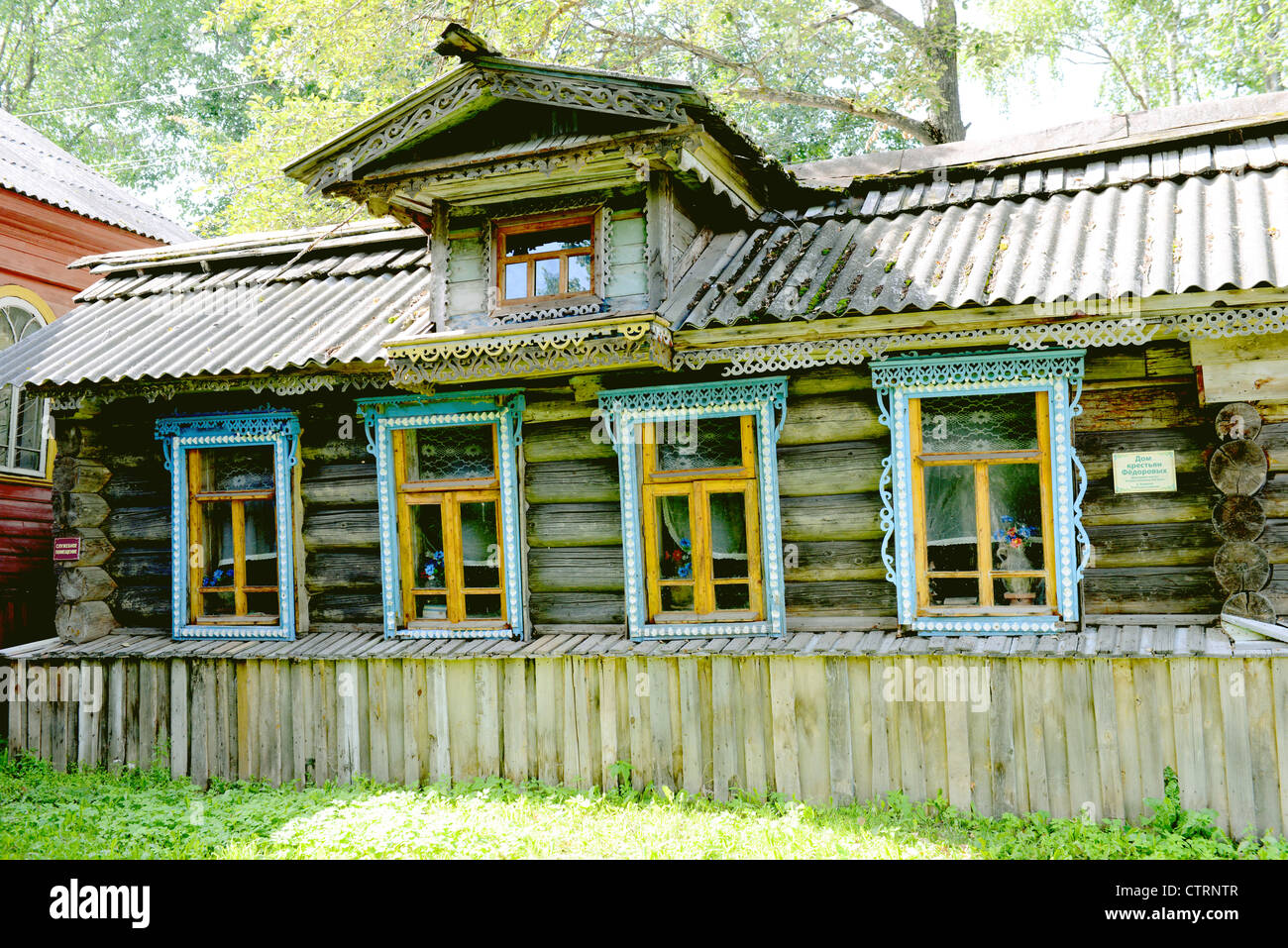 Traditional old Russian windows carved plat band of wood house Stock ...