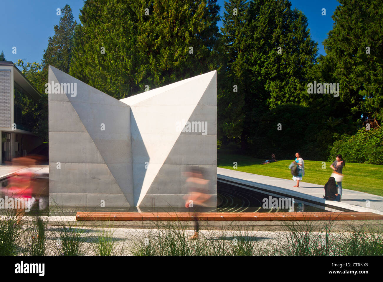 The Pavilion’S 50 Ft Span Consists Of A 7 In Thick Concrete Slab That ...