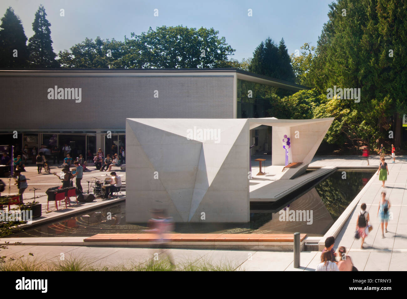 The Pavilion’S 50 Ft Span Consists Of A 7 In Thick Concrete Slab That ...