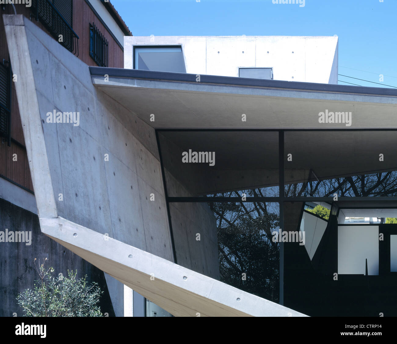y house exterior view Stock Photo - Alamy