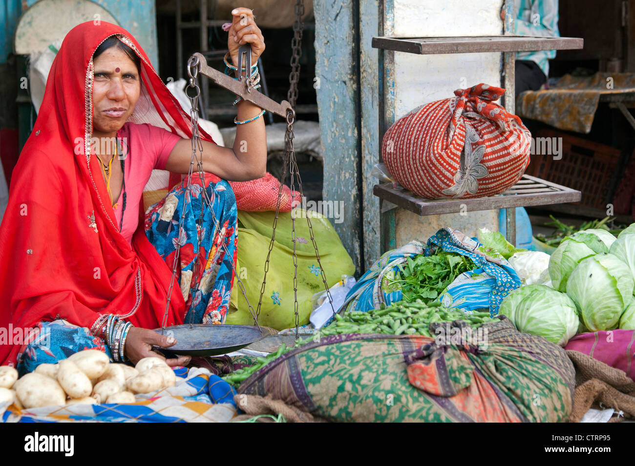 Market scale scales selling weighing women hi-res stock photography and images - Alamy