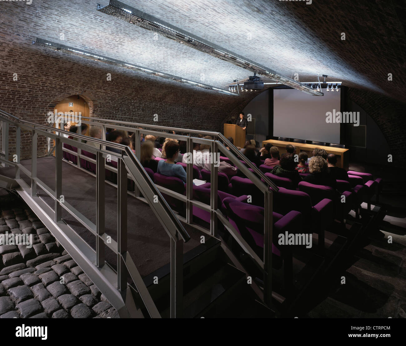 Vaults in london hi-res stock photography and images - Alamy