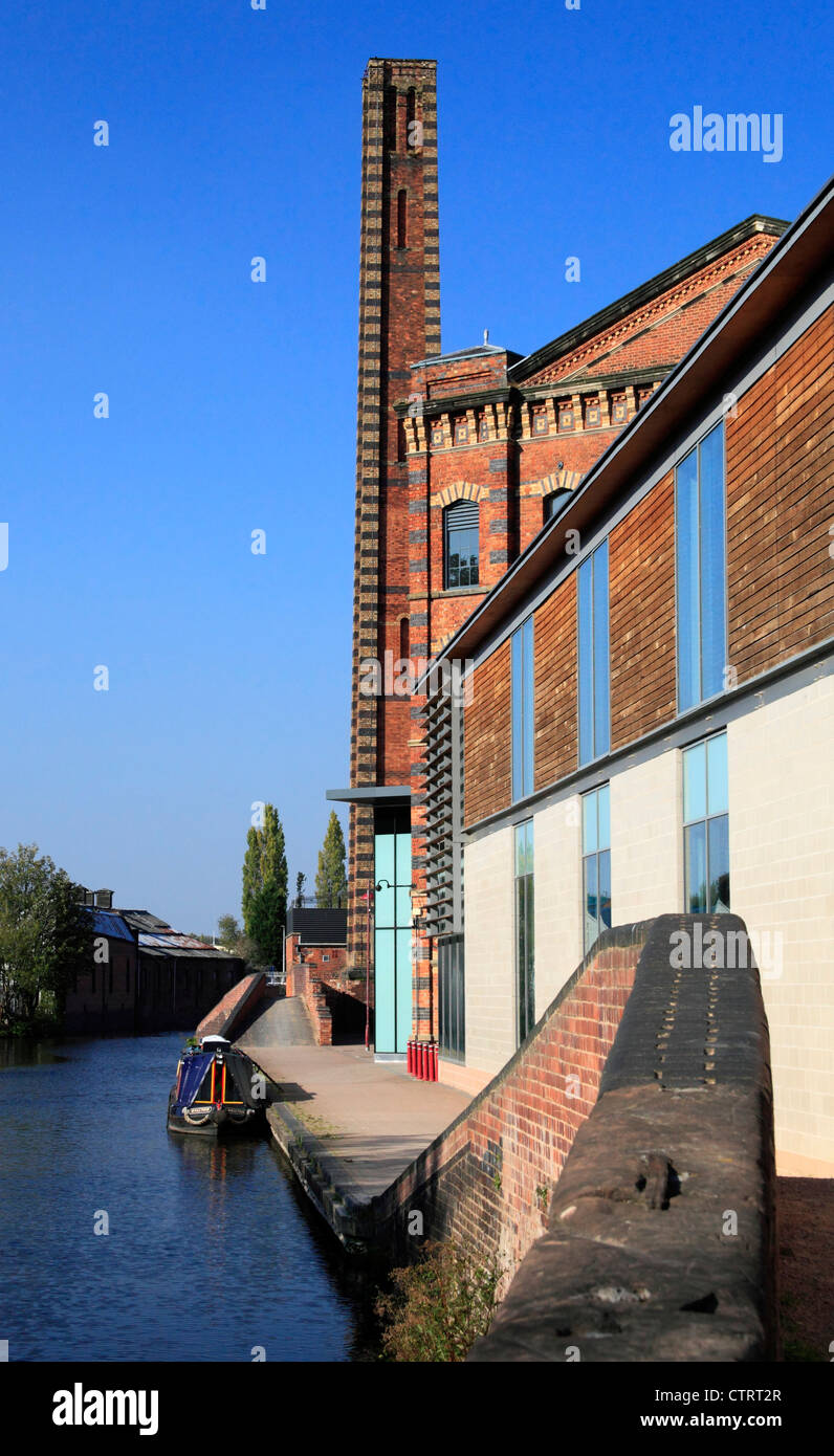 Weaver's Wharf and The Staffordshire and Worcestershire canal at ...