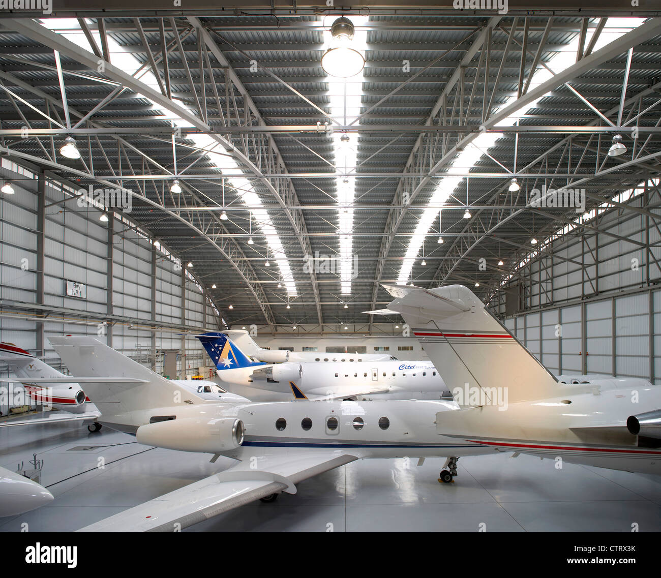 Airplane hangar ceiling hi-res stock photography and images - Alamy