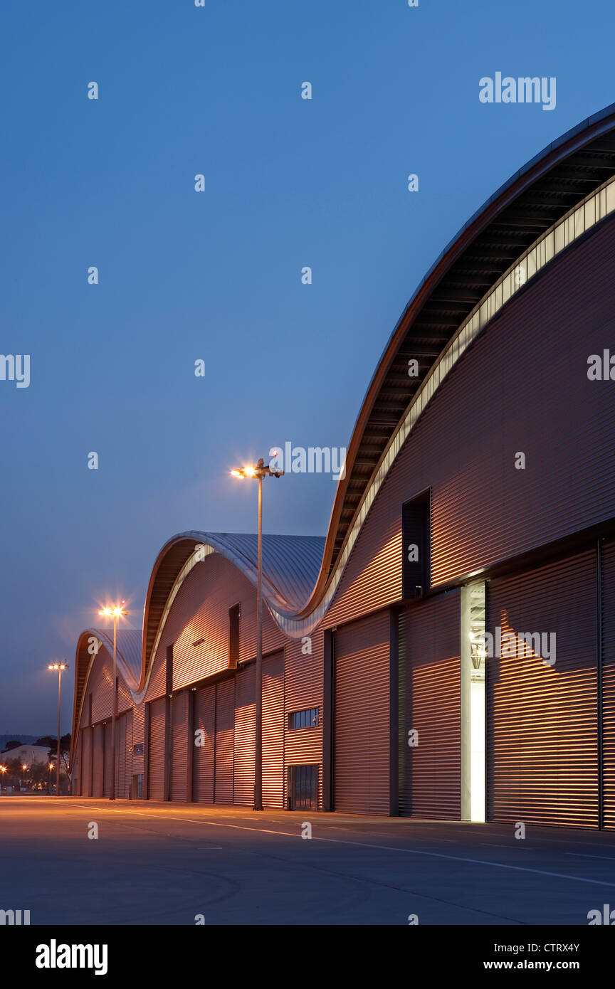 Farnborough Airport Building High Resolution Stock Photography and ...