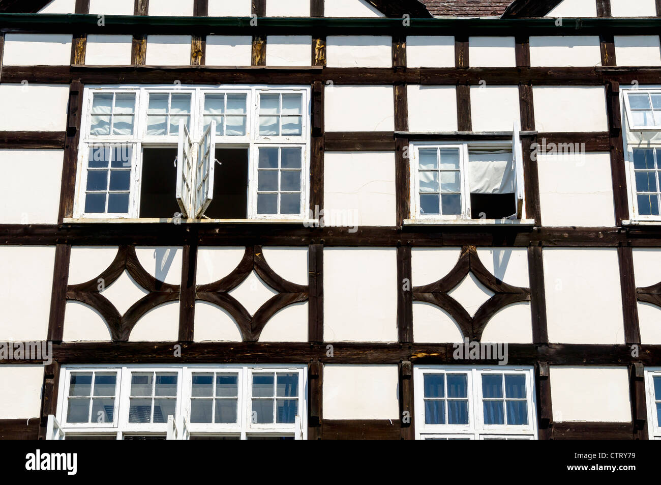 Medieval timber framed house hi-res stock photography and images - Alamy