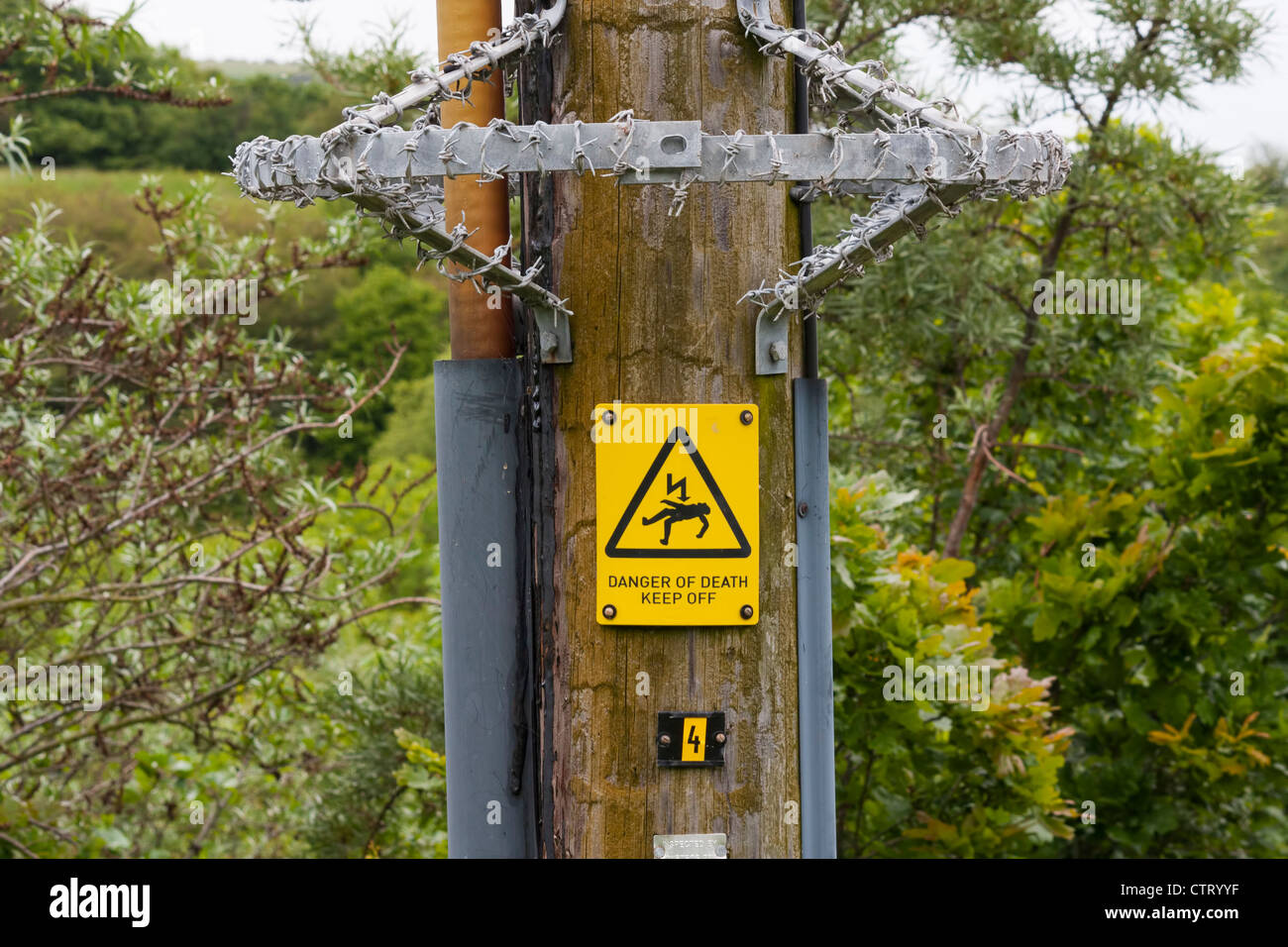 Guard wire hi-res stock photography and images - Alamy