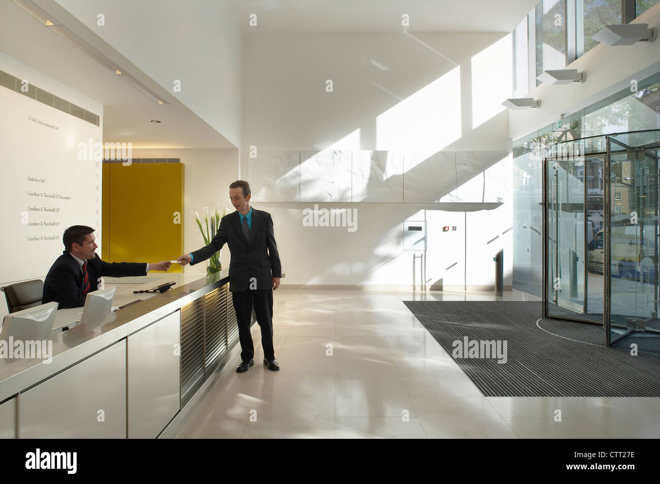 met building landscape view of entrance and reception Stock Photo - Alamy