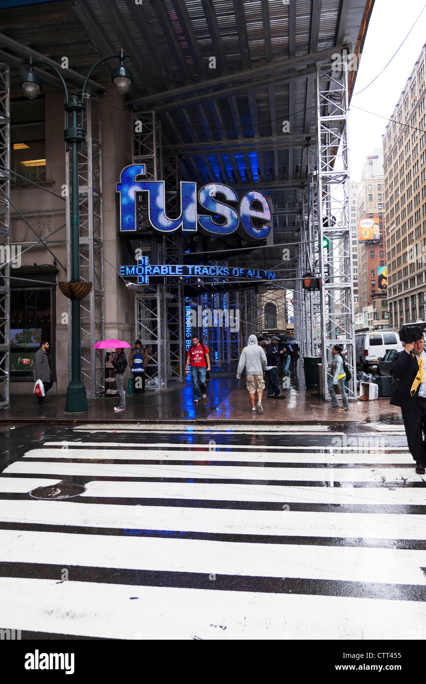Fuse television hi-res stock photography and images - Alamy
