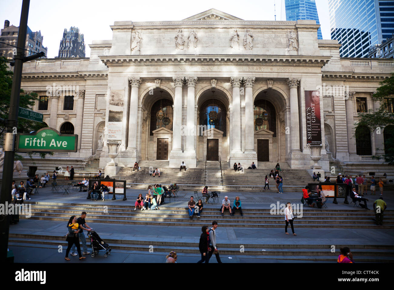 Fifth 5th avenue hi-res stock photography and images - Alamy