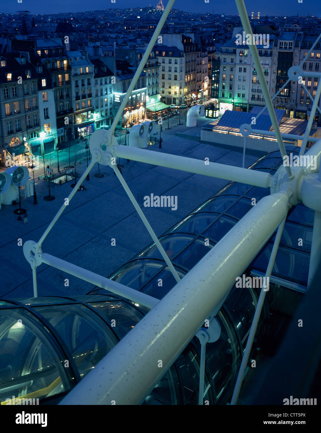 Du centre georges pompidou hi-res stock photography and images - Alamy