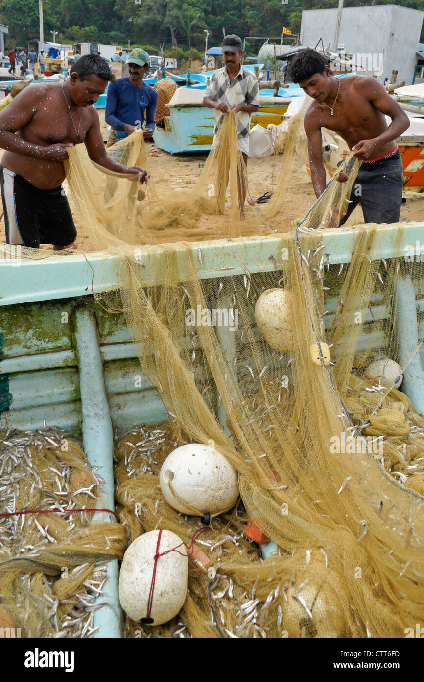 Portrait of sri lankan fisherman hi-res stock photography and images ...