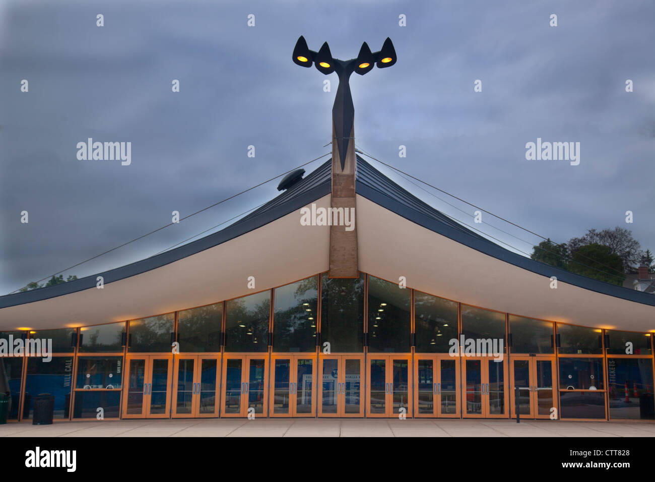 Yale whale ingalls rink hi-res stock photography and images - Alamy