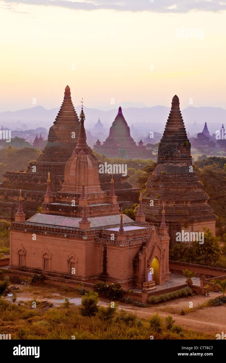 Bagan temples hi-res stock photography and images - Alamy