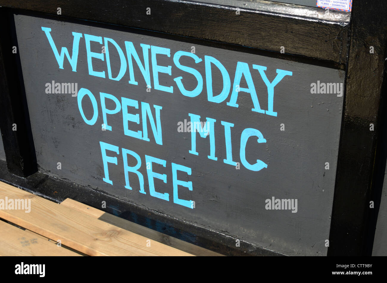 Open mic night hi-res stock photography and images - Alamy