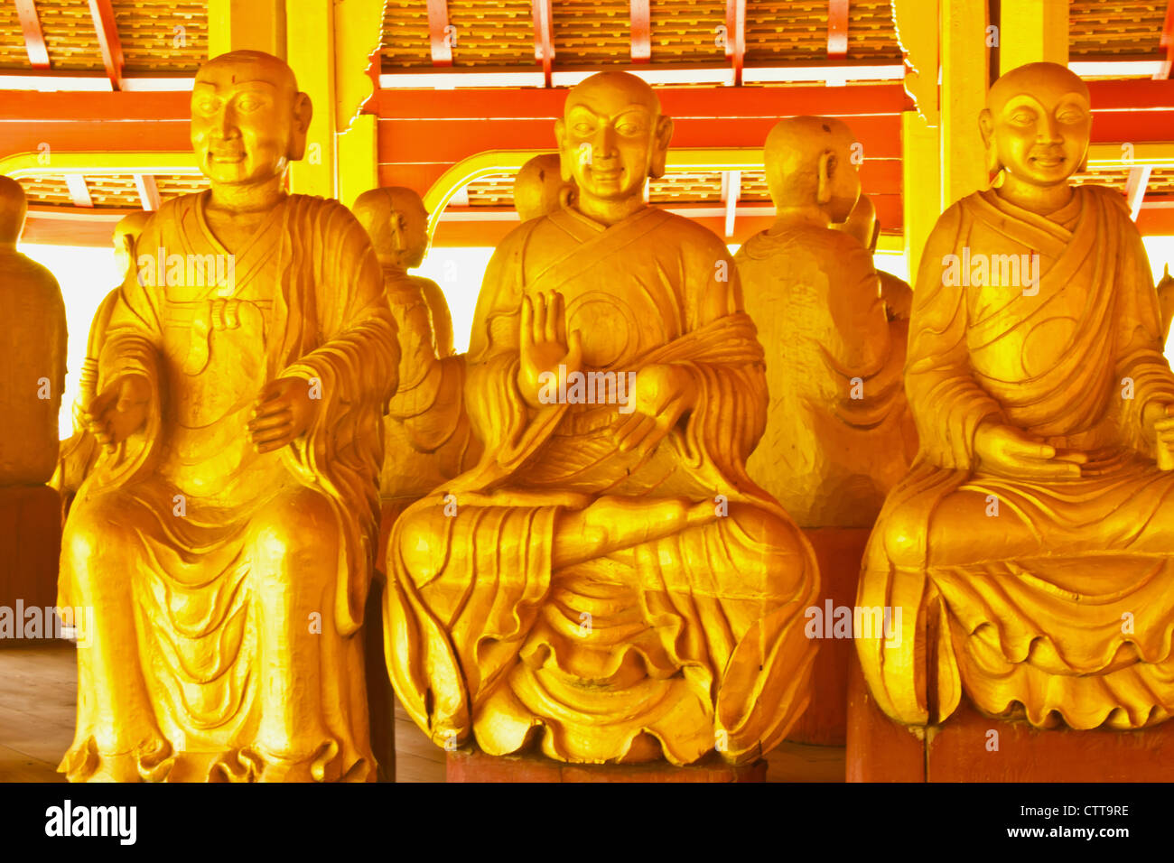 Statue chinese god hi-res stock photography and images - Alamy
