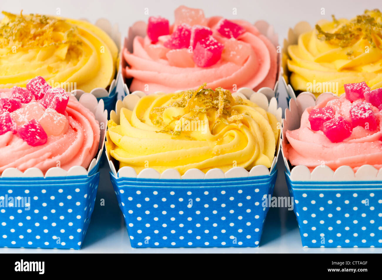 Packed party hi-res stock photography and images - Alamy