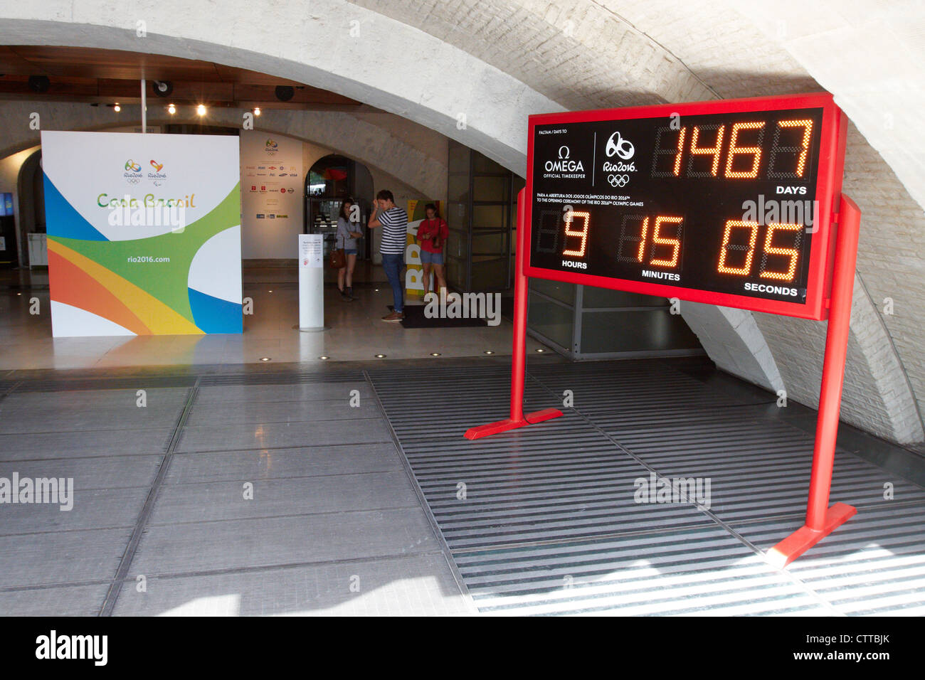 Digital clock 1 hi-res stock photography and images - Alamy