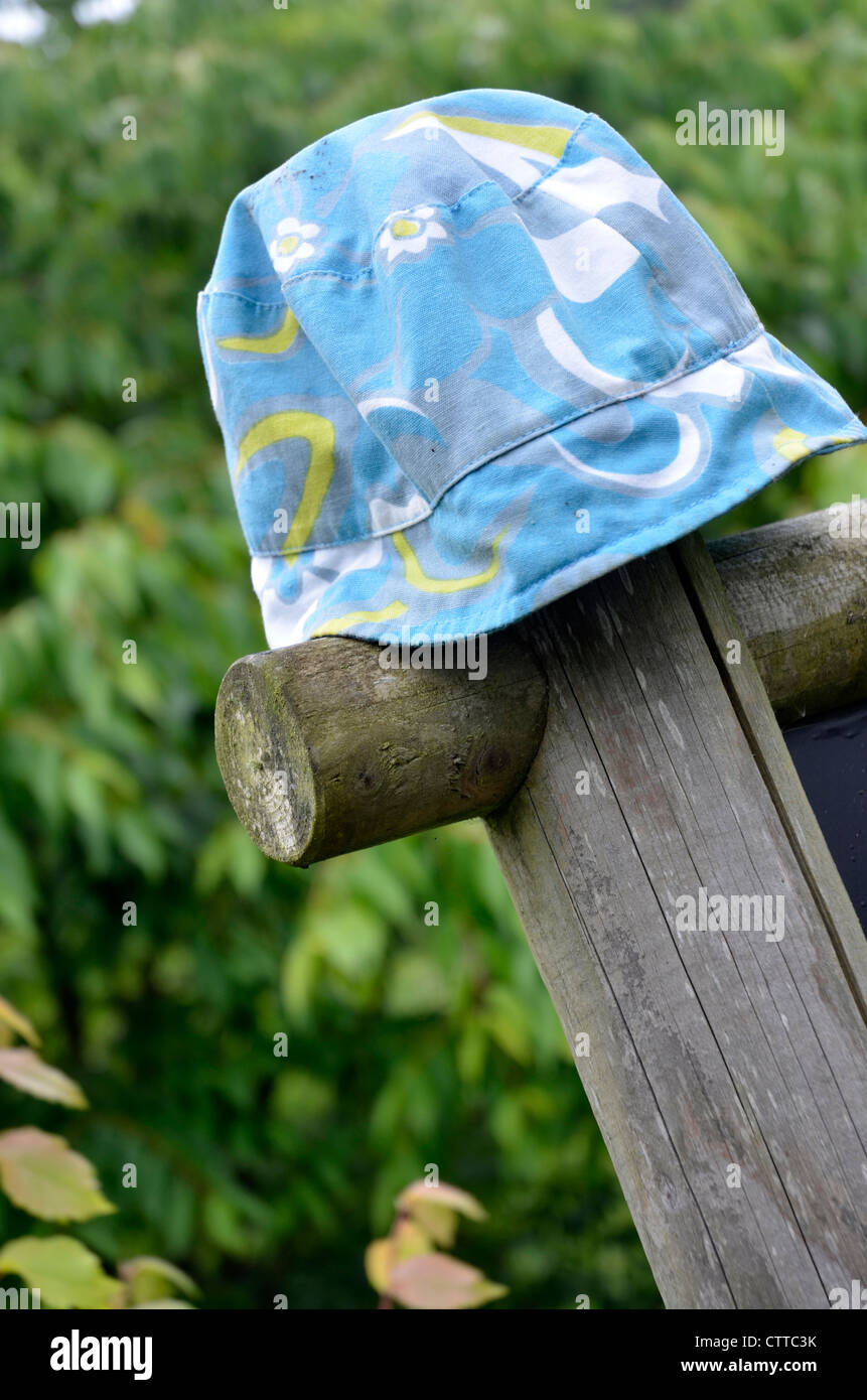 Hat childs hat hi-res stock photography and images - Alamy