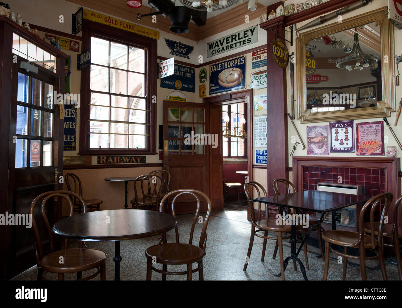 Old english tea room High Resolution Stock Photography and Images - Alamy