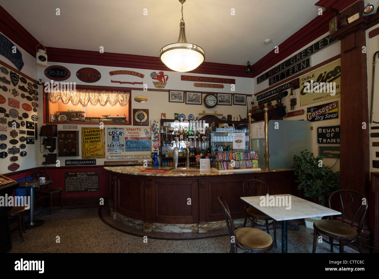 Old english tea room High Resolution Stock Photography and Images - Alamy