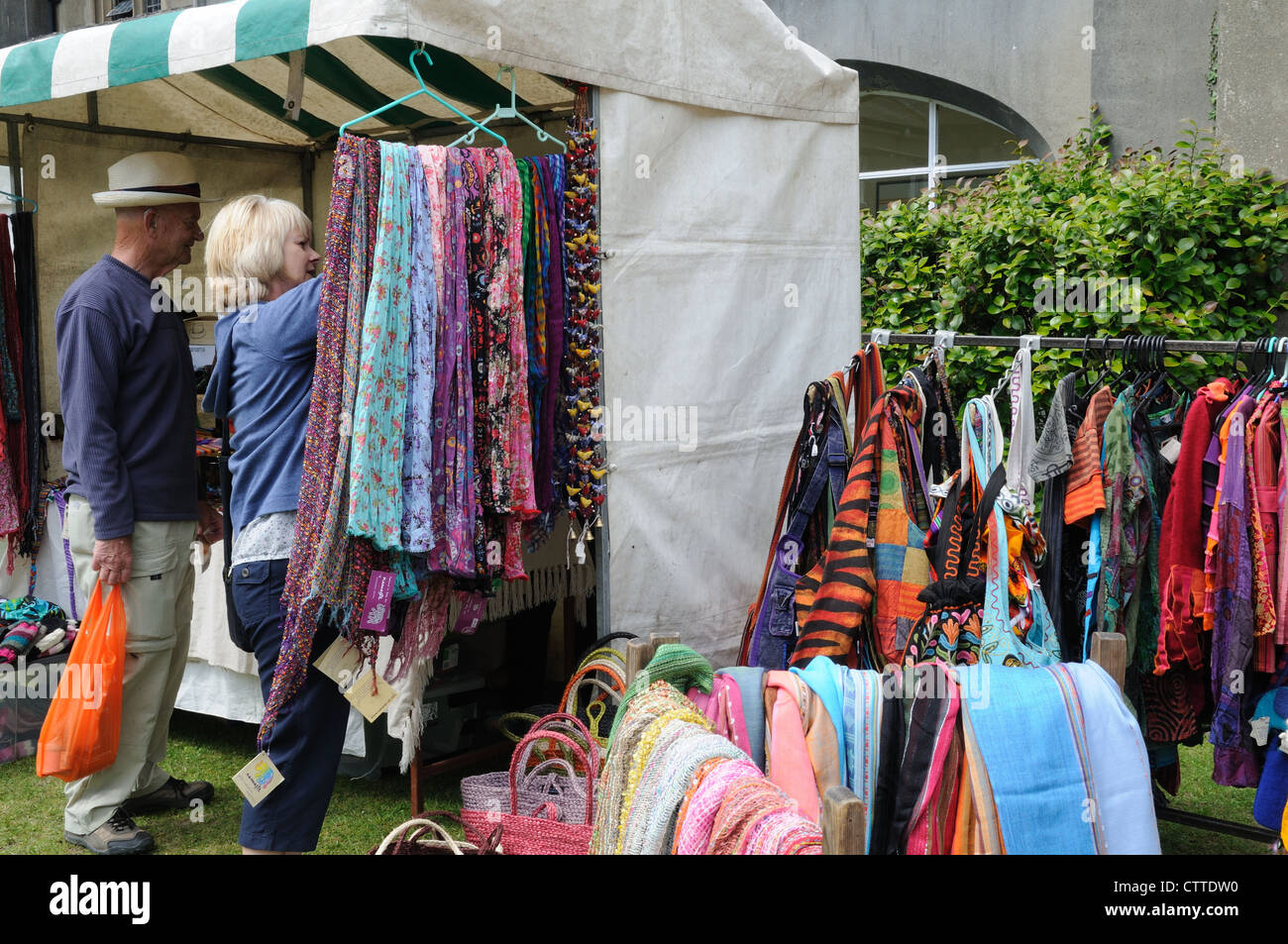 Craft stall uk hi-res stock photography and images - Alamy