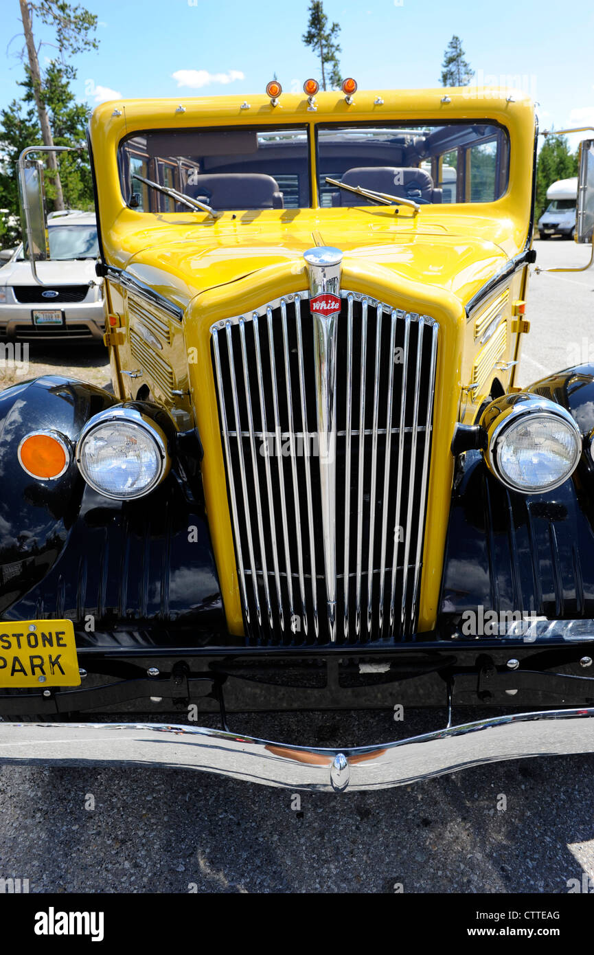 Yellowstone yellow bus hi-res stock photography and images - Alamy