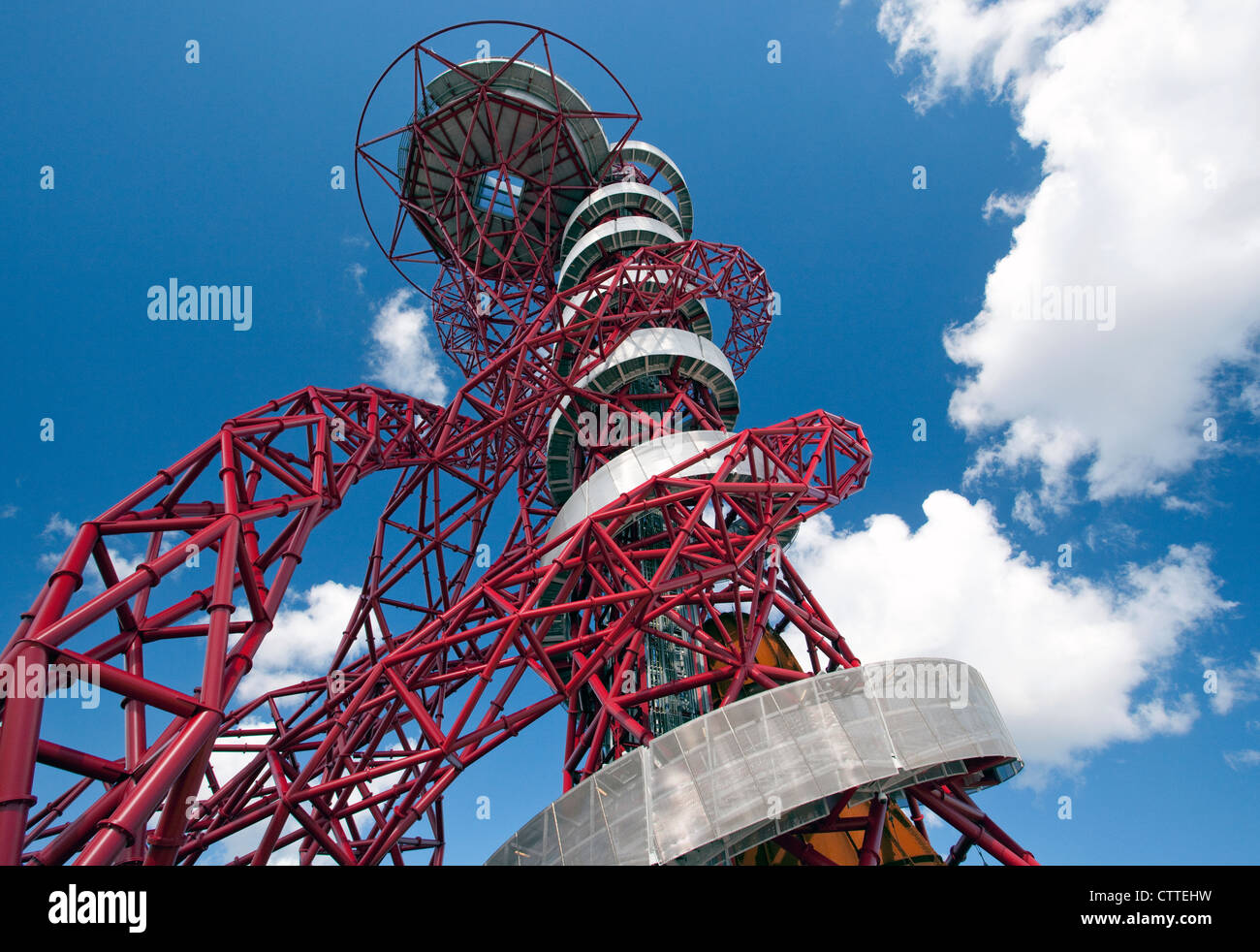 ArcelorMittal Orbit tower in Queen Elizabeth Olympic Park, London Stock ...