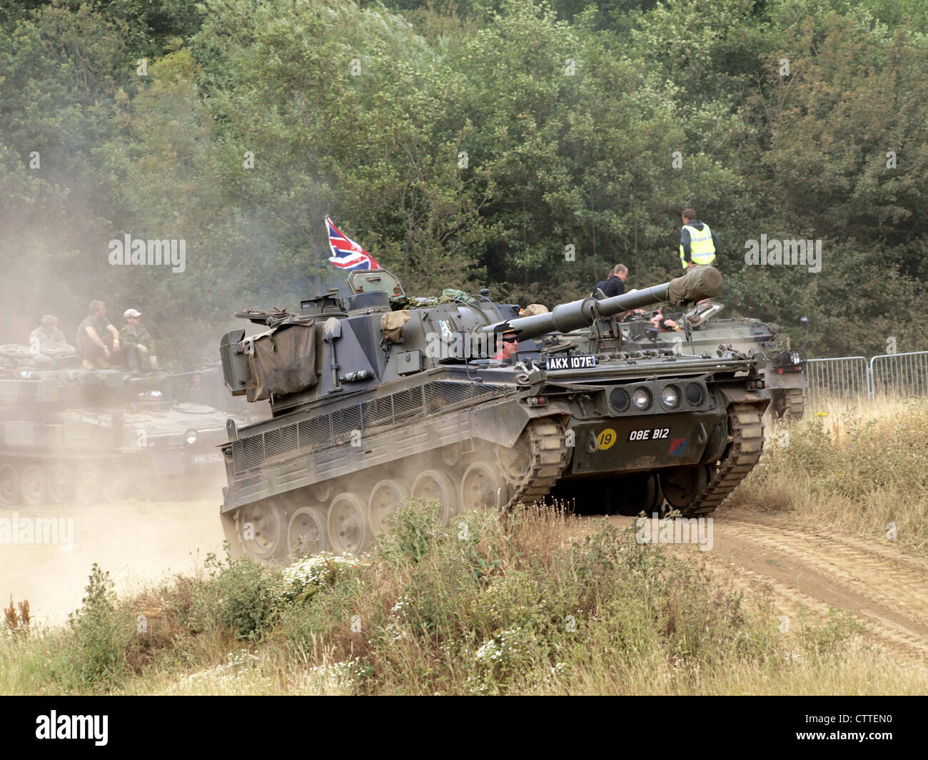 The FV433 Abbot is a self-propelled 105mm gun used by the British Army ...