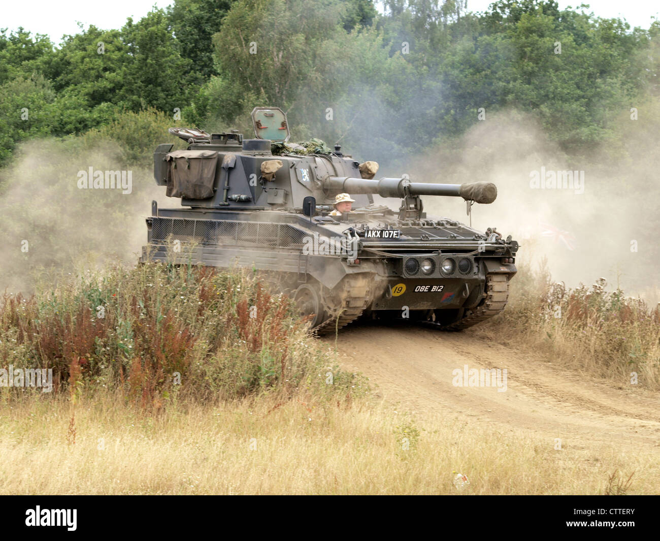 The FV433 Abbot is a British self-propelled artillery vehicle designed ...