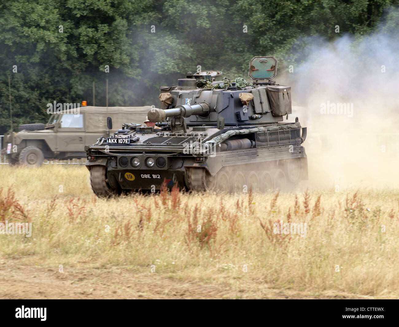 The FV433 Abbot is a British self-propelled artillery piece, armed with ...